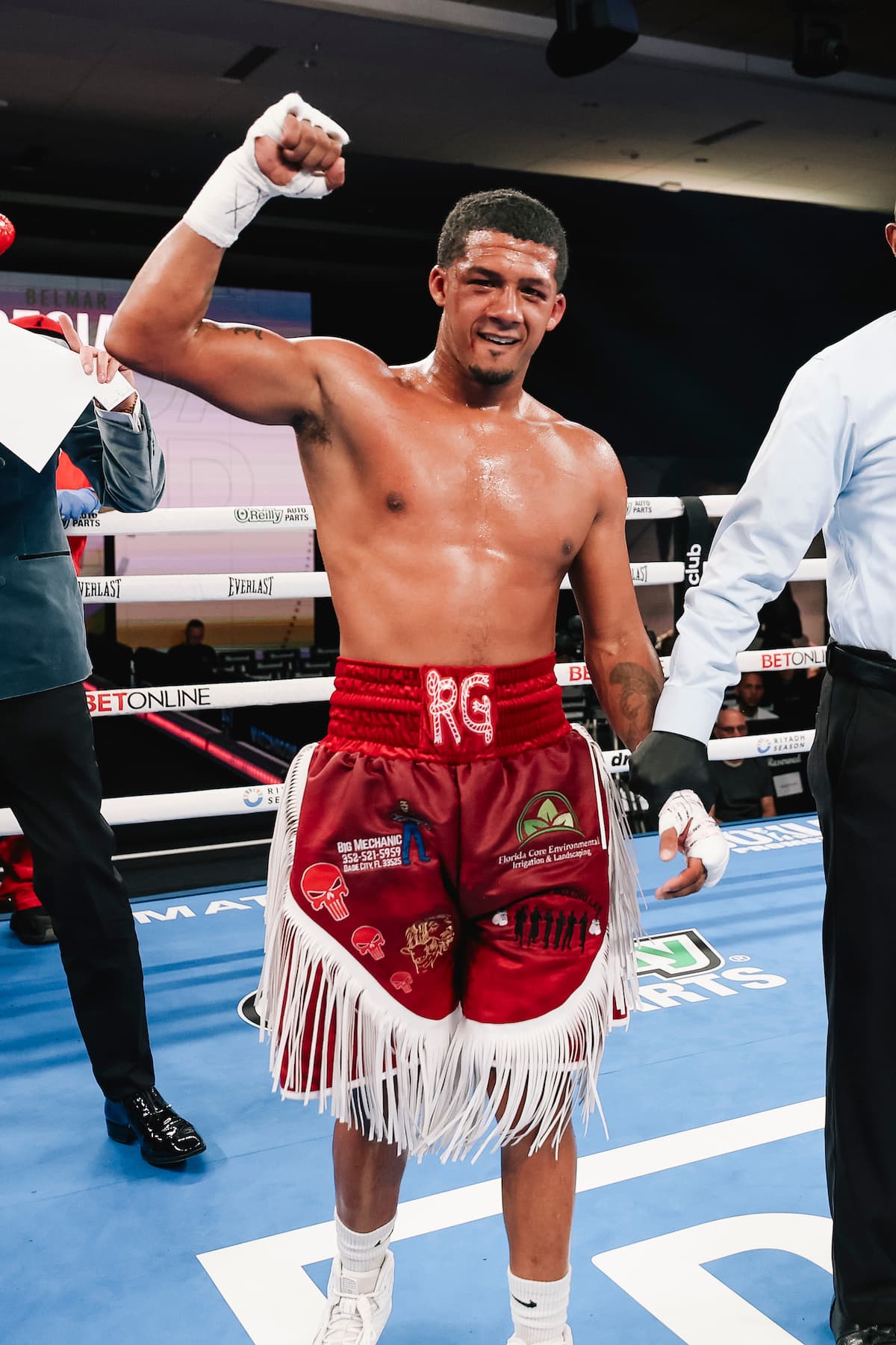 Live results: Carlos Adames beats Ammo Williams to retain title - Video ...
