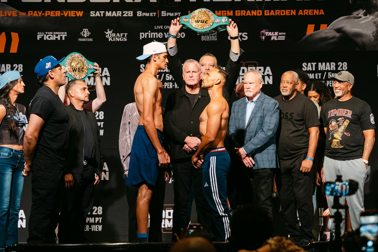 Live results: Sebastian Fundora TKOs Keith Thurman - Video - FIGHTMAG
