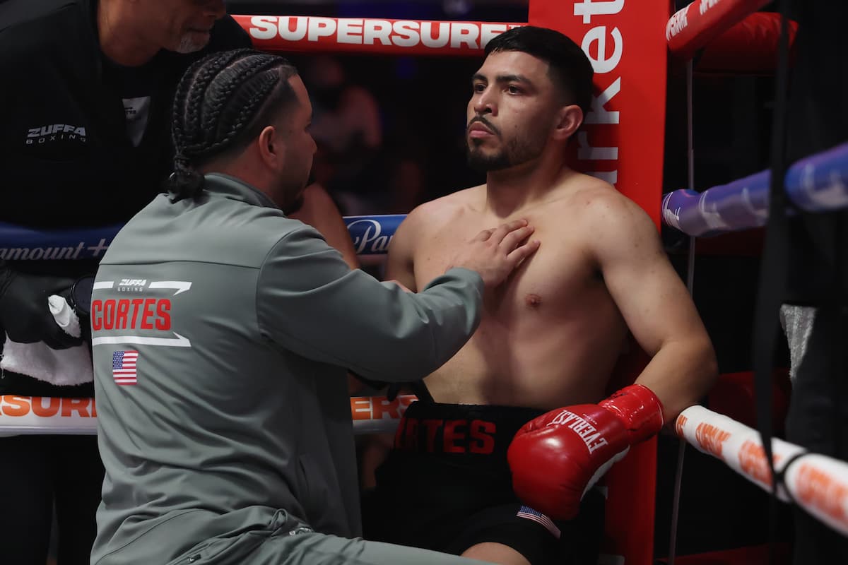 Zuffa Boxing 5 live results: Andres Cortes beats Eridson Garcia - Video ...