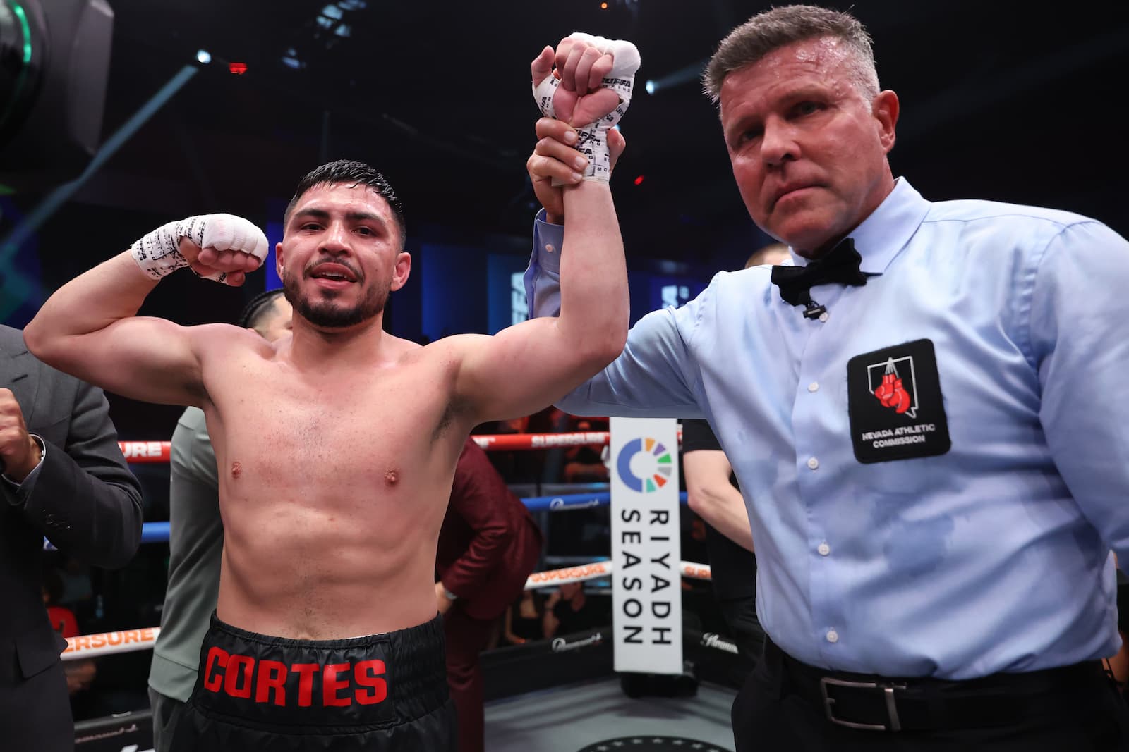 Zuffa Boxing 5 live results: Andres Cortes beats Eridson Garcia - Video ...