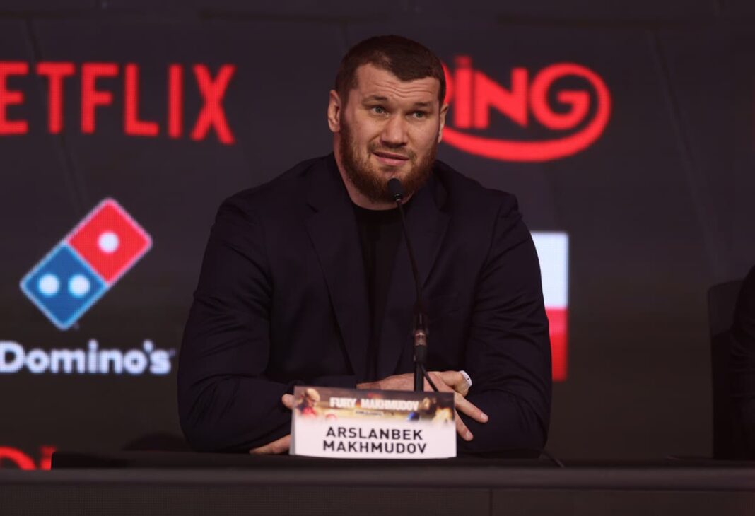Photos: Fury and Makhmudov face off at final press conference - FIGHTMAG