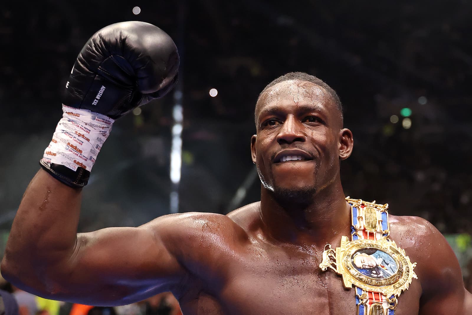 Video Richard Riakporhe Stops Jeamie TKV To Claim British Title FIGHTMAG Video Richard Riakporhe Stops Jeamie TKV To Claim British Title FIGHTMAG
