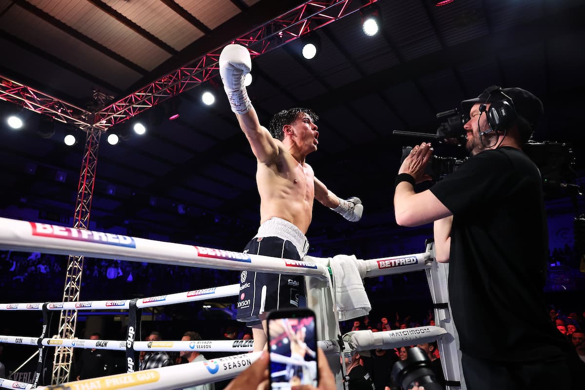 Live results: Pat Brown stops Vasil Ducar in eighth round - Video ...