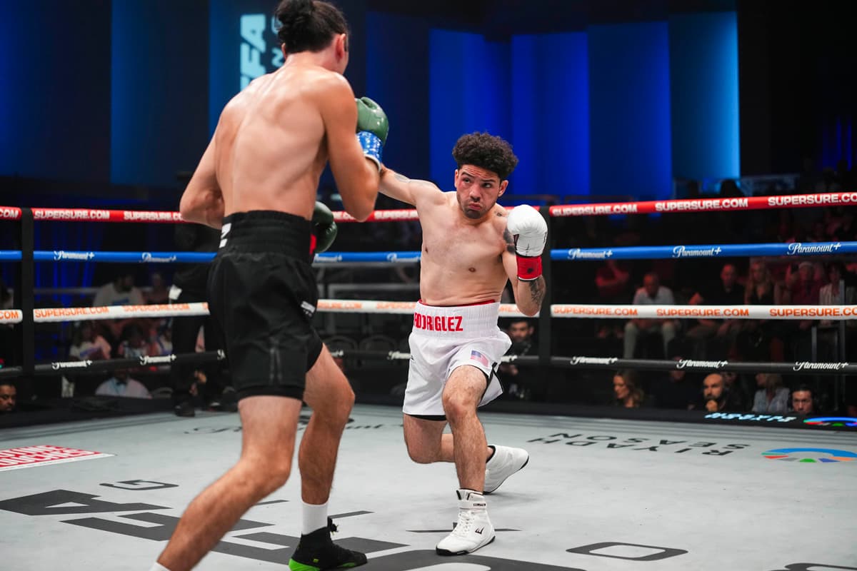 Zuffa Boxing 6 live results: Shane Mosley Jr TKOs Serhii Bohachuk ...