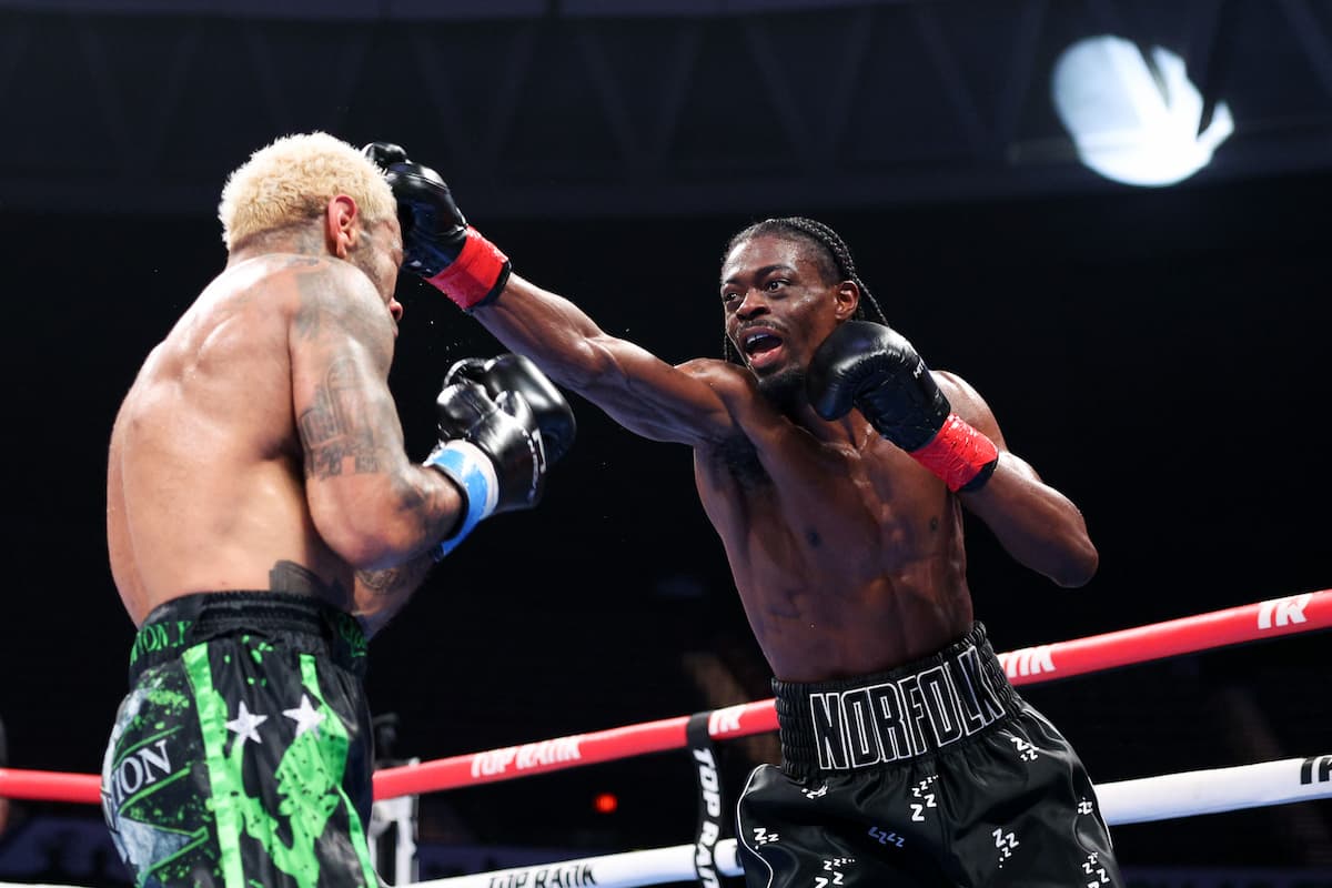 Live results: Keyshawn Davis beats Nahir Albright in rematch - Video ...