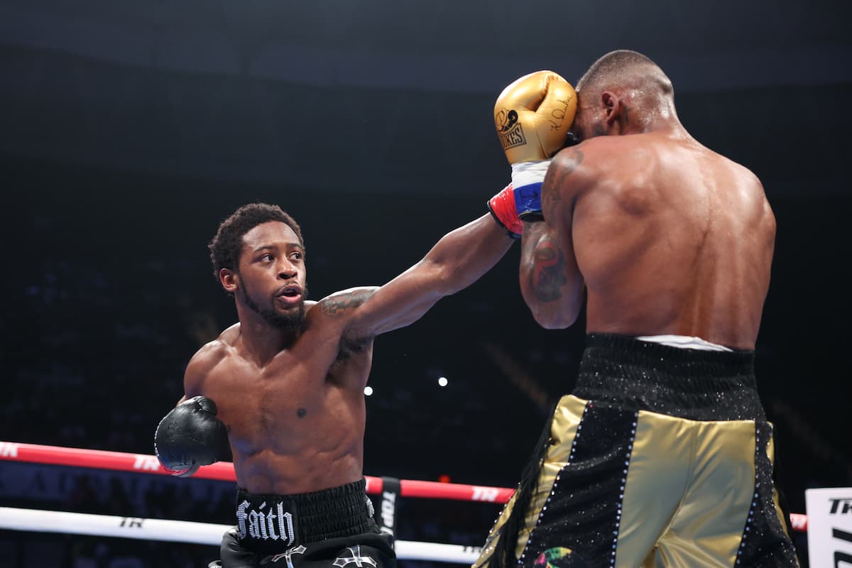 Live results: Keyshawn Davis beats Nahir Albright in rematch - Video ...