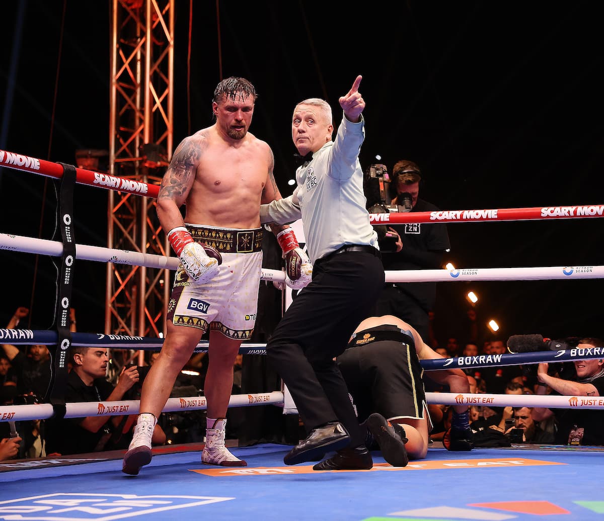 Live results: Oleksandr Usyk TKOs Rico Verhoeven in 11th round - Video ...