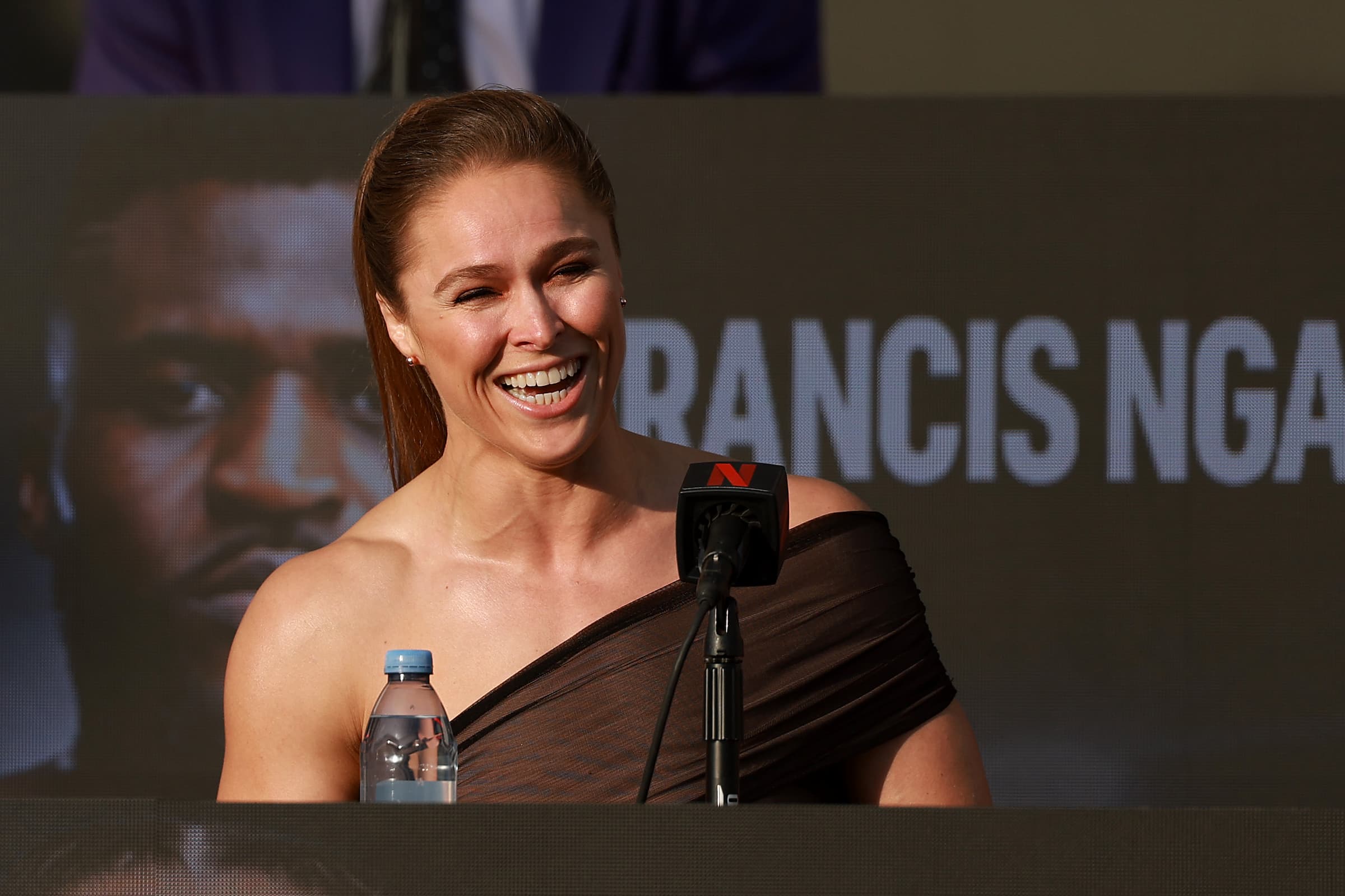 Video: Rousey vs Carano - Final Press Conference - FIGHTMAG