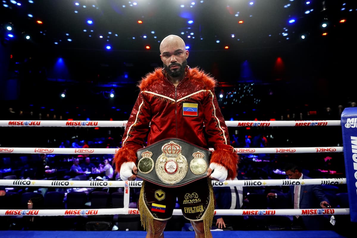 Live results: Albert Ramirez beats Lerrone Richards to retain title ...