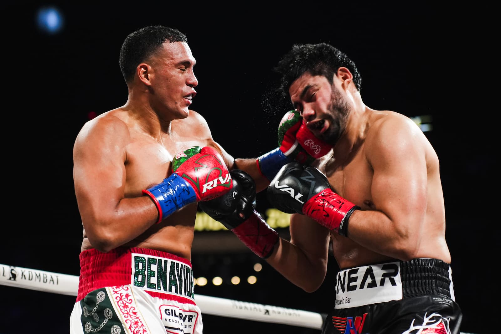 Video: David Benavidez drops and stops Zurdo Ramirez - FIGHTMAG